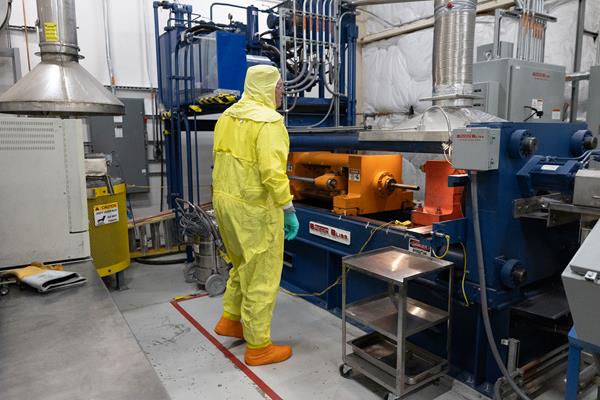 Lightbridge announces first U-Zr fuel rod samples extruded at INL ...