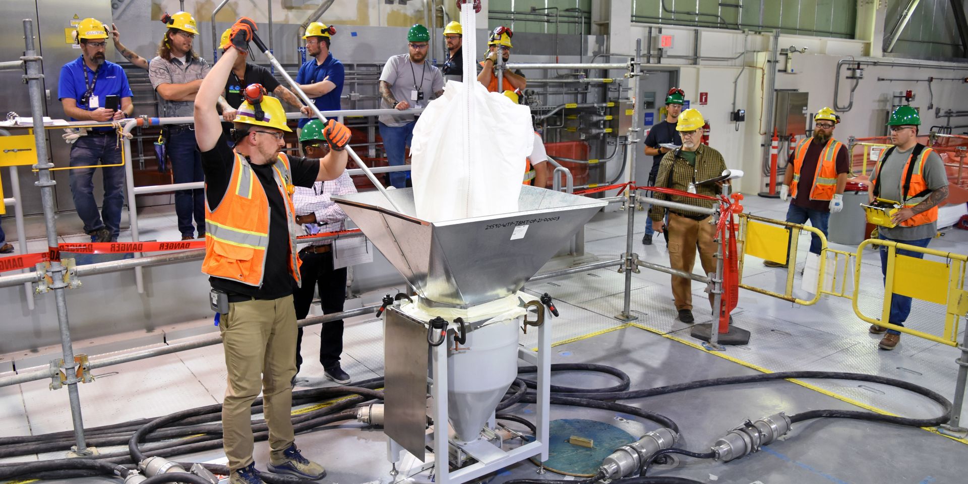 Collaborative R&D Effort Buttresses Hanford Vitrification -- ANS ...