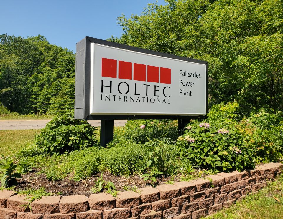 The case of the Pu-powered pacemaker -- ANS / Nuclear Newswire