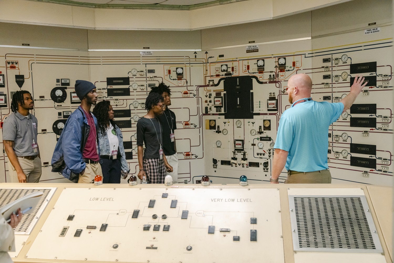 Student tour of DOE site investigates nuclear materials management ...